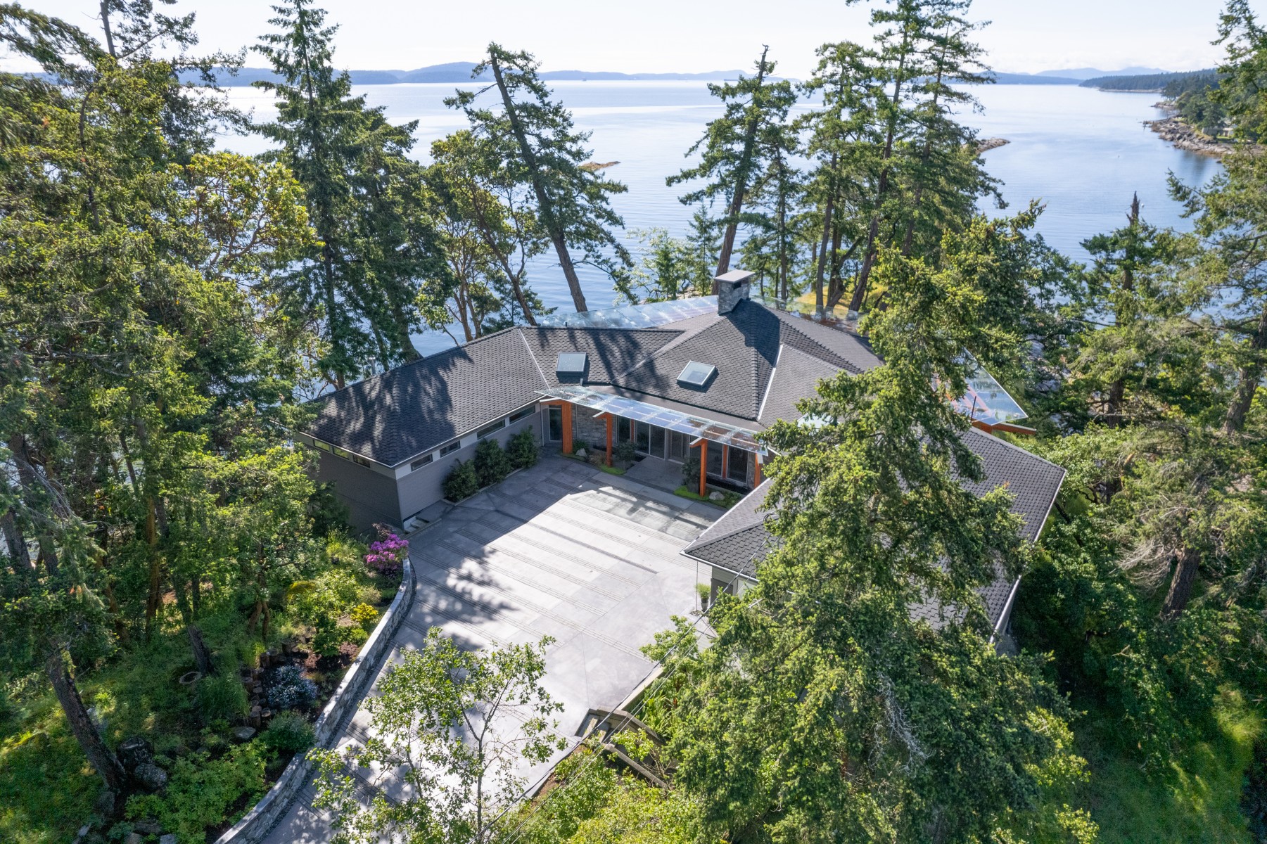 Westmark Construction | Six-sided Custom Home Renovation in Cedar
